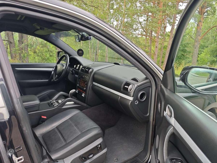 Melns Porsche Cayenne 2009 Viļņa, ar dzinēja tilpumu 2.97 L un nobraukumu 308 tūkst. km par 8200 €, foto 12 vietnē AUTOMOTO.COM.LV
