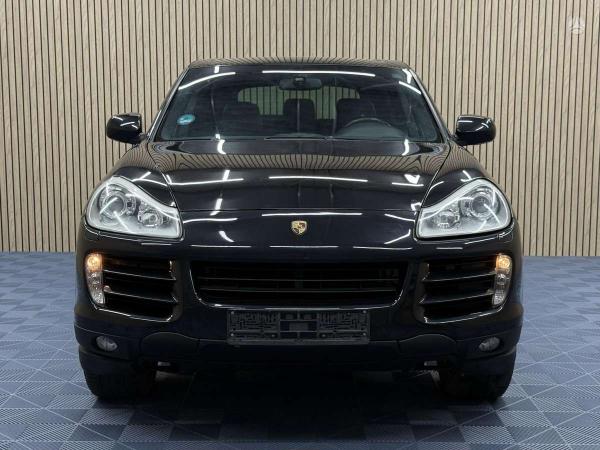 Black Porsche Cayenne 2009 in Marijampole, with an engine capacity of 2.97 L and mileage of 312 thousand km for 7700 €, photo 2 on AUTOMOTO.COM.LV