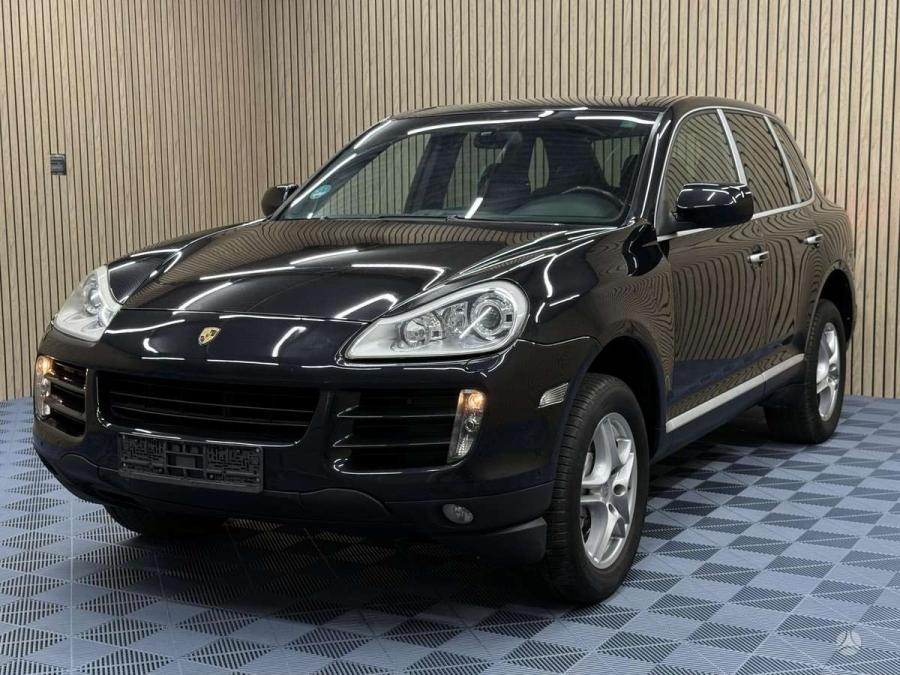Black Porsche Cayenne 2009 in Marijampole, with an engine capacity of 2.97 L and mileage of 312 thousand km for 7700 €, photo 4 on AUTOMOTO.COM.LV
