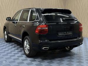 Black Porsche Cayenne 2009 in Marijampole, with an engine capacity of 2.97 L and mileage of 312 thousand km for 7700 €, photo 5 on AUTOMOTO.COM.LV