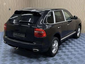 Black Porsche Cayenne 2009 in Marijampole, with an engine capacity of 2.97 L and mileage of 312 thousand km for 7700 €, photo 11 on AUTOMOTO.COM.LV
