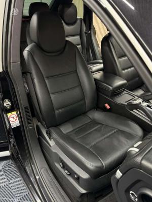 Black Porsche Cayenne 2009 in Marijampole, with an engine capacity of 2.97 L and mileage of 312 thousand km for 7700 €, photo 15 on AUTOMOTO.COM.LV