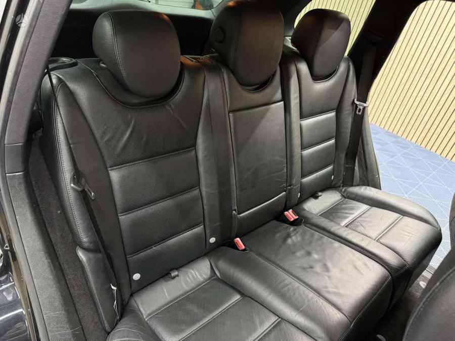 Black Porsche Cayenne 2009 in Marijampole, with an engine capacity of 2.97 L and mileage of 312 thousand km for 7700 €, photo 16 on AUTOMOTO.COM.LV