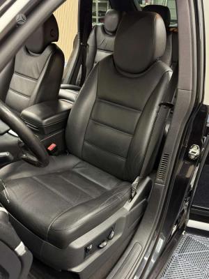 Black Porsche Cayenne 2009 in Marijampole, with an engine capacity of 2.97 L and mileage of 312 thousand km for 7700 €, photo 18 on AUTOMOTO.COM.LV