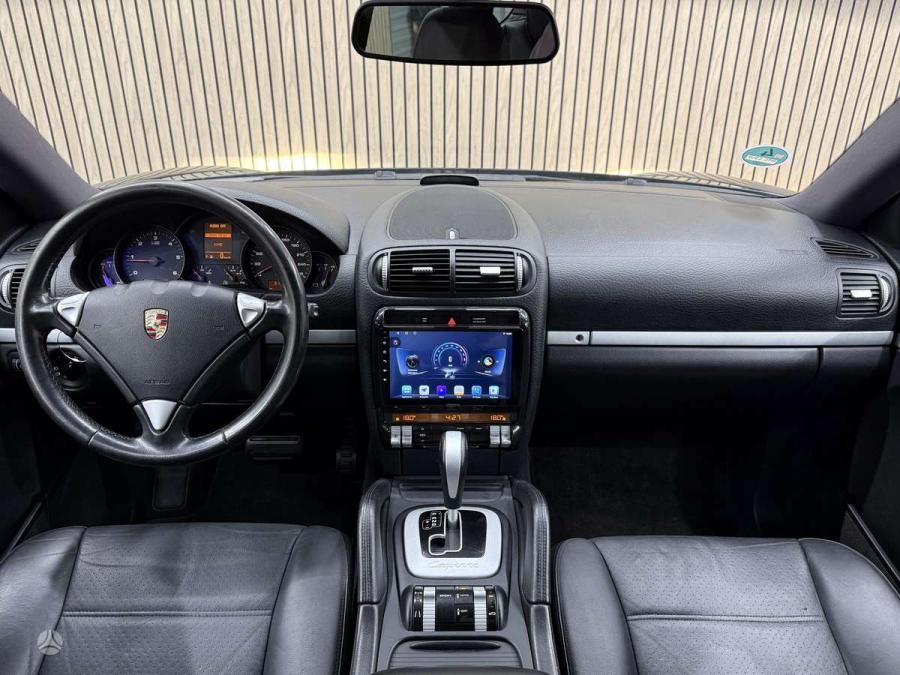 Black Porsche Cayenne 2009 in Marijampole, with an engine capacity of 2.97 L and mileage of 312 thousand km for 7700 €, photo 21 on AUTOMOTO.COM.LV