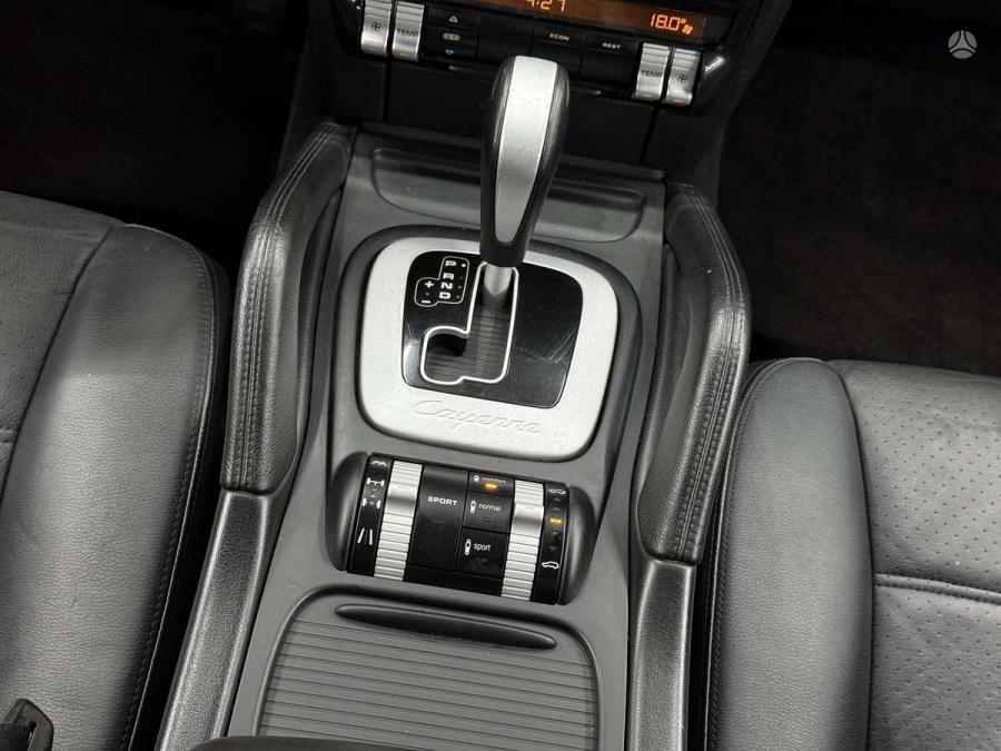 Black Porsche Cayenne 2009 in Marijampole, with an engine capacity of 2.97 L and mileage of 312 thousand km for 7700 €, photo 27 on AUTOMOTO.COM.LV