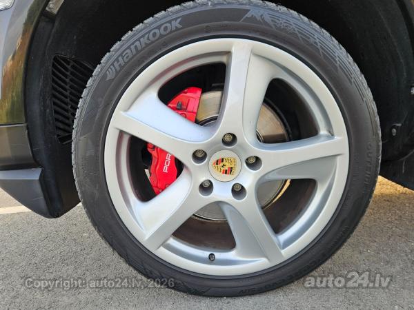 Black Porsche Cayenne 2009 in Tallinn, with an engine capacity of 3.00 L and mileage of 226 thousand km for 11900 €, photo 8 on AUTOMOTO.COM.LV