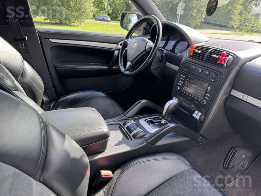 Melns Porsche Cayenne 2009 Rīga, ar dzinēja tilpumu 3.00 L un nobraukumu 0 tūkst. km par 9950 €, foto 15 vietnē AUTOMOTO.COM.LV