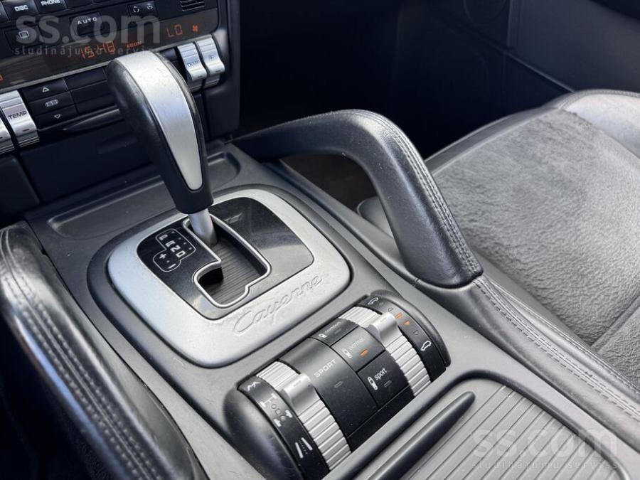 Melns Porsche Cayenne 2009 Rīga, ar dzinēja tilpumu 3.00 L un nobraukumu 0 tūkst. km par 9950 €, foto 21 vietnē AUTOMOTO.COM.LV