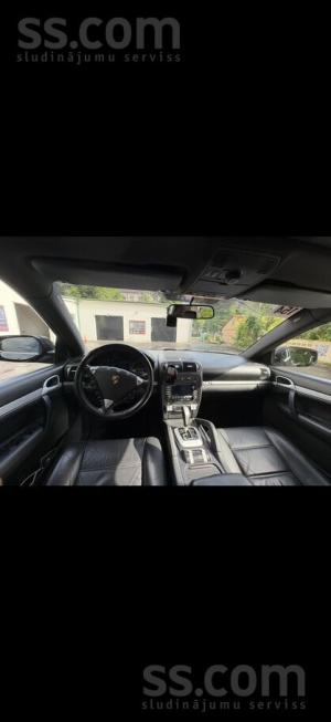 Melns Porsche Cayenne 2009 Rīga, ar dzinēja tilpumu 3.00 L un nobraukumu 315 tūkst. km par 9500 €, foto 5 vietnē AUTOMOTO.COM.LV