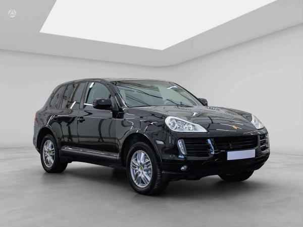 Black Porsche Cayenne 2009 in Kaunas, with an engine capacity of 4.80 L and mileage of 217 thousand km for 8990 €, photo 4 on AUTOMOTO.COM.LV