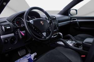 Black Porsche Cayenne 2009 in Kaunas, with an engine capacity of 4.80 L and mileage of 217 thousand km for 8990 €, photo 6 on AUTOMOTO.COM.LV