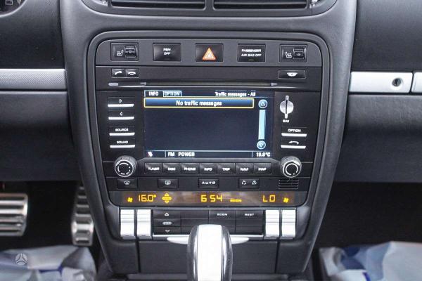 Black Porsche Cayenne 2009 in Kaunas, with an engine capacity of 4.80 L and mileage of 217 thousand km for 8990 €, photo 8 on AUTOMOTO.COM.LV
