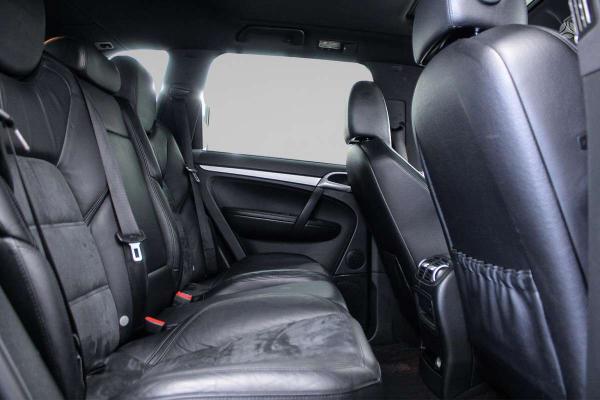 Black Porsche Cayenne 2009 in Kaunas, with an engine capacity of 4.80 L and mileage of 217 thousand km for 8990 €, photo 10 on AUTOMOTO.COM.LV