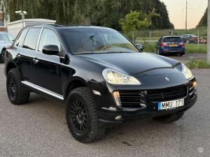 Melns Porsche Cayenne 2009 Viļņa, ar dzinēja tilpumu 2.97 L un nobraukumu 308 tūkst. km par 10000 €, foto  vietnē AUTOMOTO.COM.LV