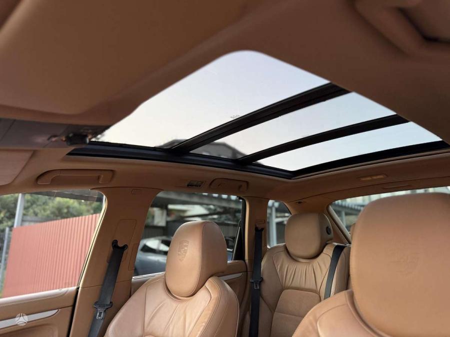 Melns Porsche Cayenne 2009 Viļņa, ar dzinēja tilpumu 2.97 L un nobraukumu 308 tūkst. km par 10000 €, foto 11 vietnē AUTOMOTO.COM.LV