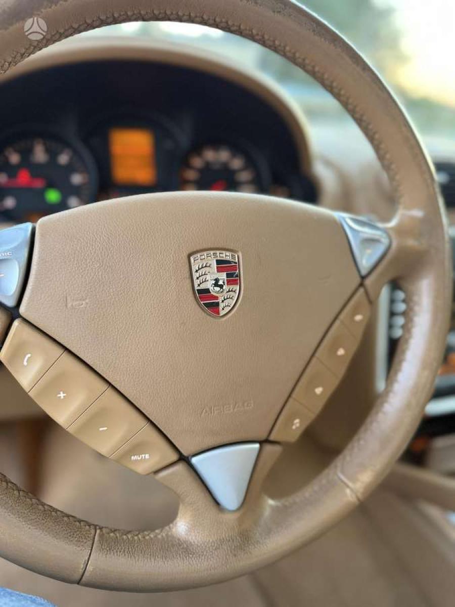 Melns Porsche Cayenne 2009 Viļņa, ar dzinēja tilpumu 2.97 L un nobraukumu 308 tūkst. km par 10000 €, foto 15 vietnē AUTOMOTO.COM.LV