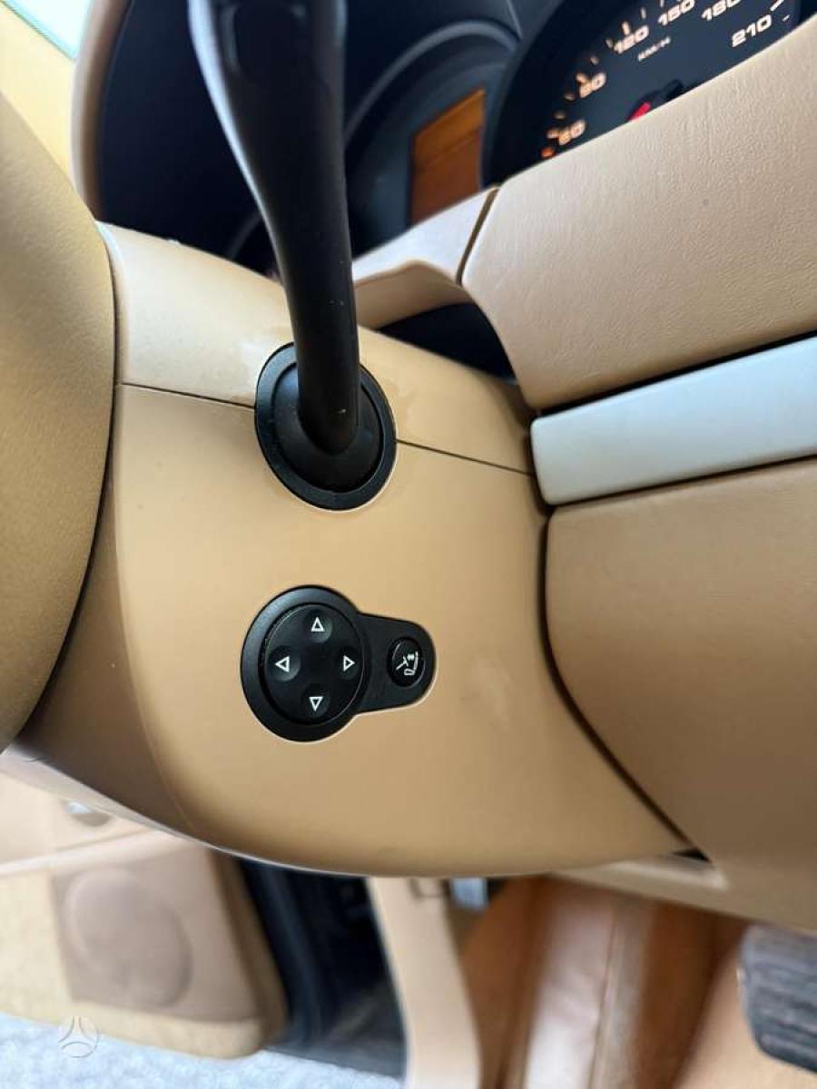 Melns Porsche Cayenne 2009 Viļņa, ar dzinēja tilpumu 2.97 L un nobraukumu 308 tūkst. km par 10000 €, foto 16 vietnē AUTOMOTO.COM.LV