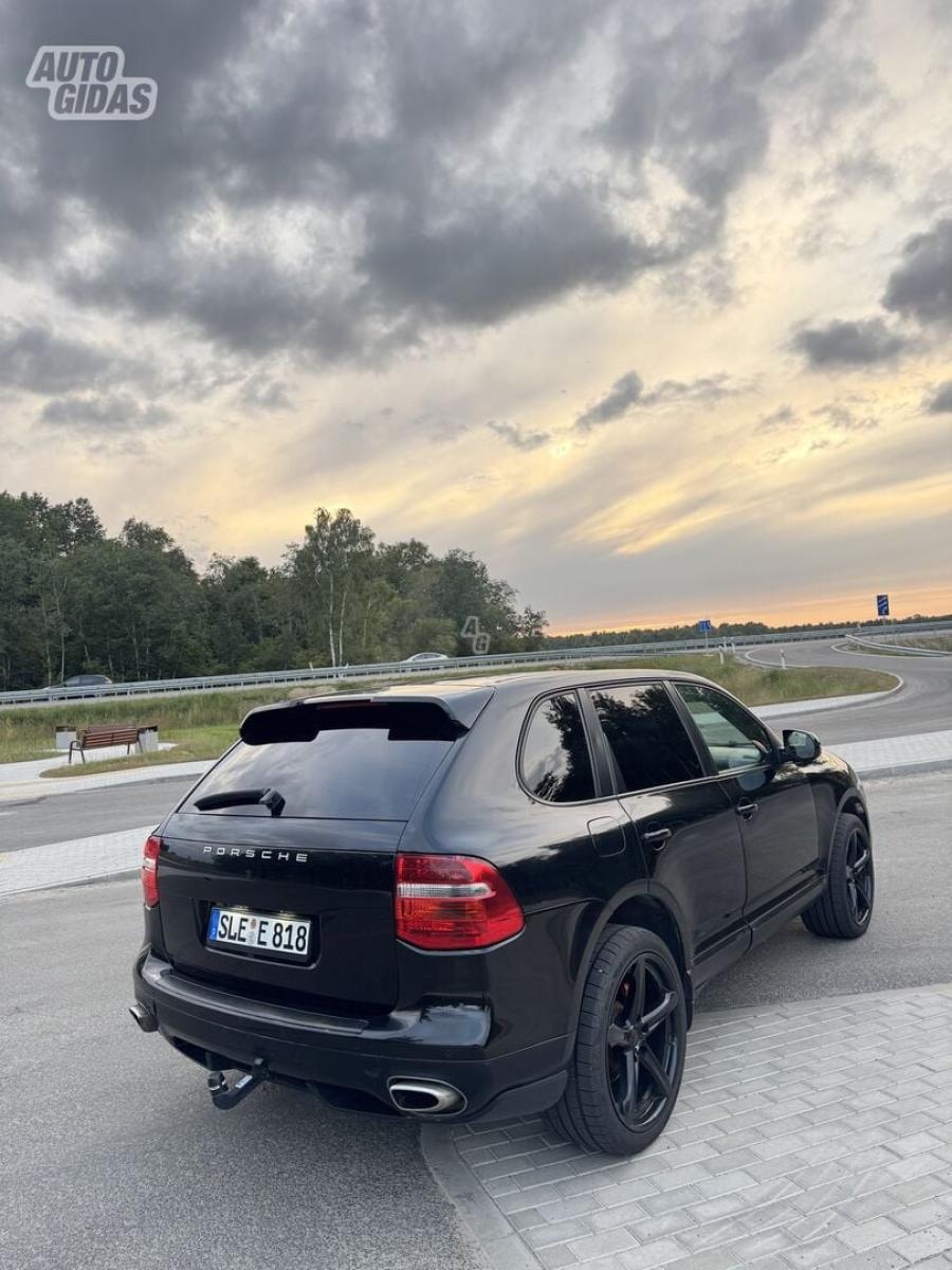 Black Porsche Cayenne 2009 in Vilnius, with an engine capacity of 3.00 L and mileage of 342 thousand km for 6700 €, photo 5 on AUTOMOTO.COM.LV