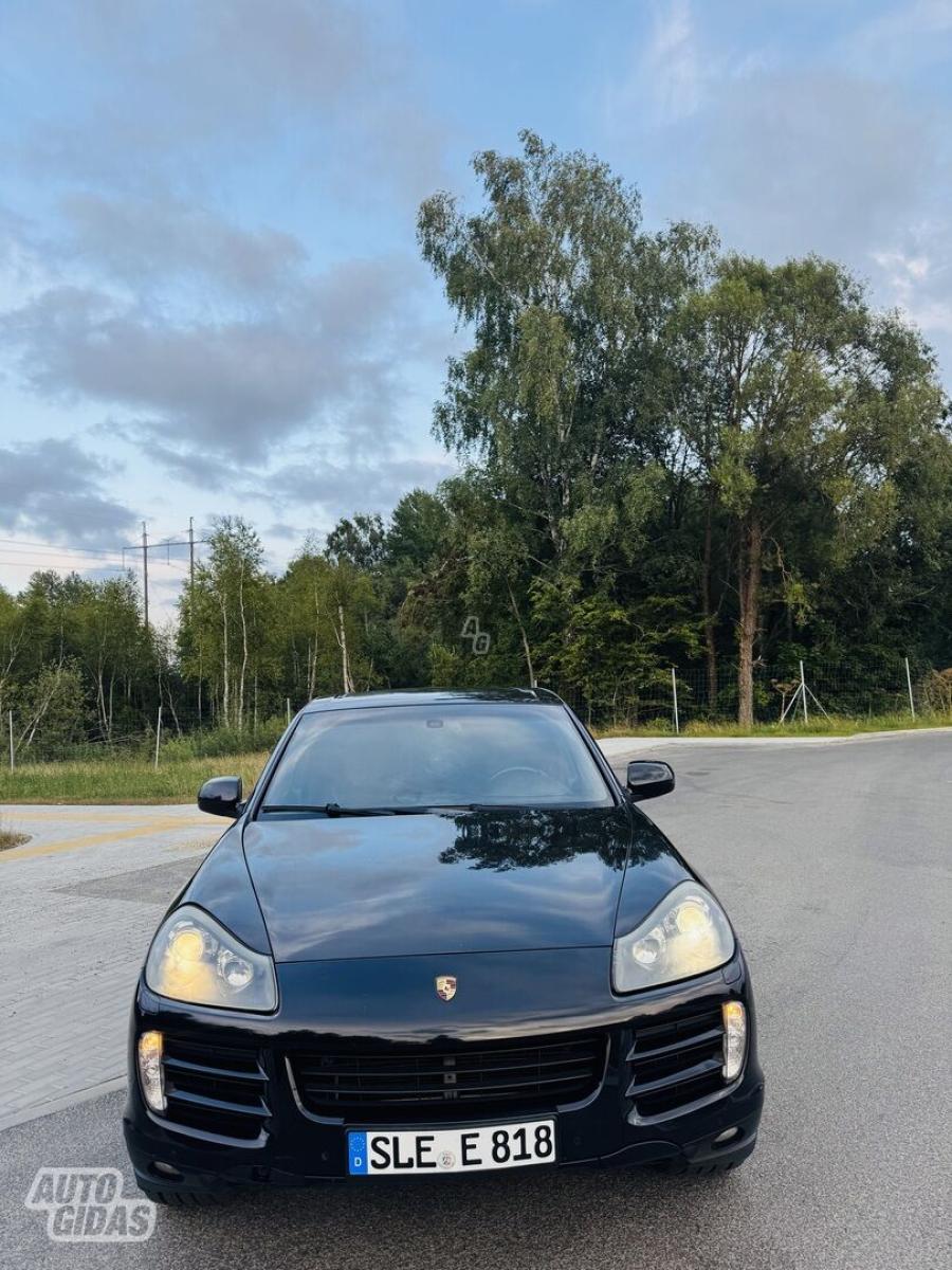 Black Porsche Cayenne 2009 in Vilnius, with an engine capacity of 3.00 L and mileage of 342 thousand km for 6700 €, photo 8 on AUTOMOTO.COM.LV