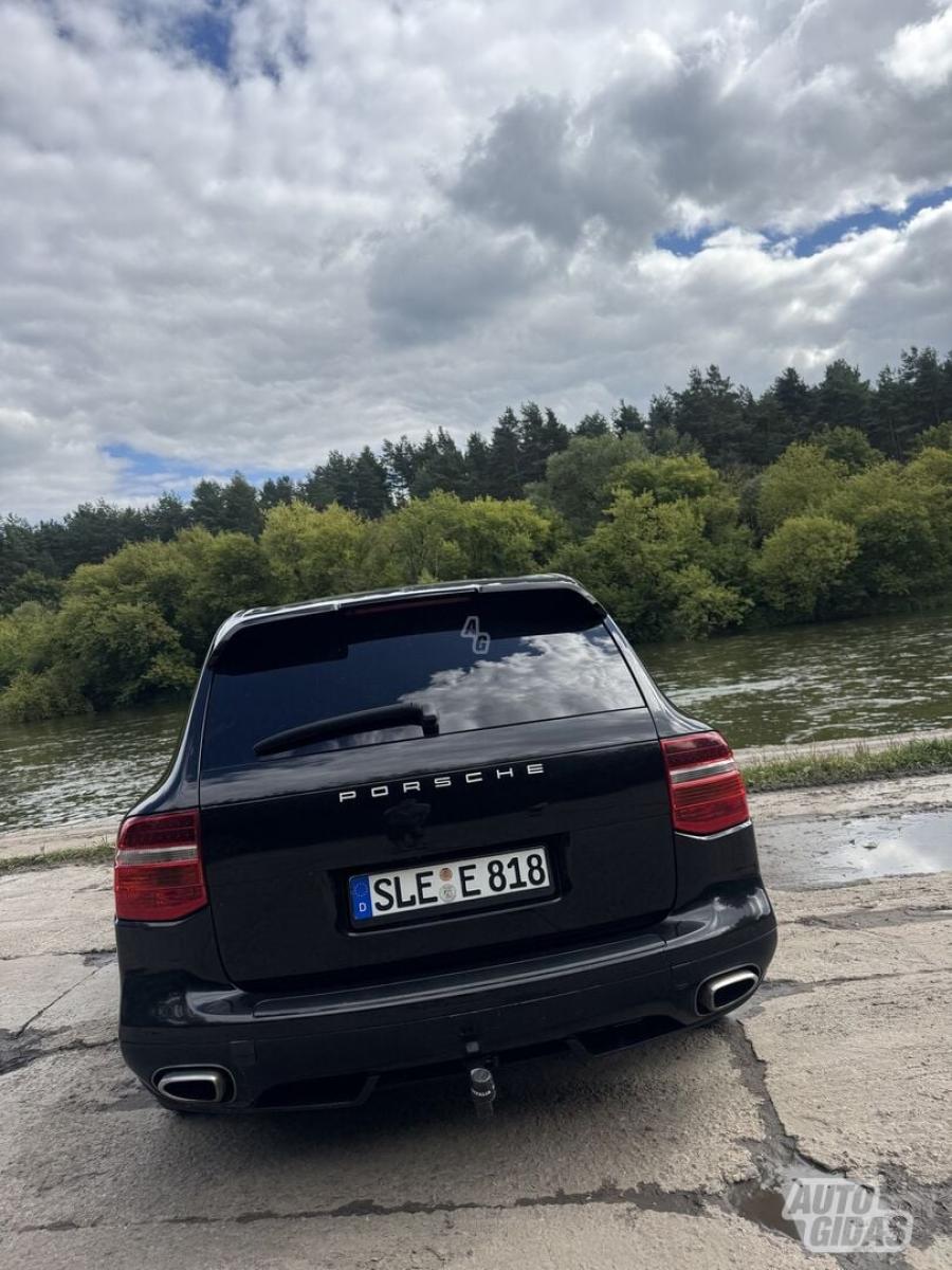 Black Porsche Cayenne 2009 in Vilnius, with an engine capacity of 3.00 L and mileage of 342 thousand km for 6700 €, photo 11 on AUTOMOTO.COM.LV