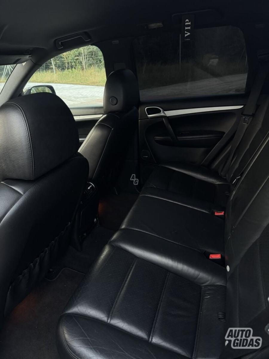 Black Porsche Cayenne 2009 in Vilnius, with an engine capacity of 3.00 L and mileage of 342 thousand km for 6700 €, photo 12 on AUTOMOTO.COM.LV