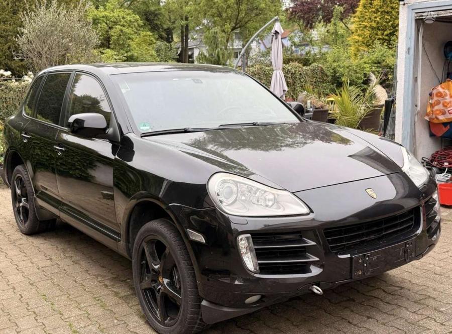 Melns Porsche Cayenne 2009 Marijampole, ar dzinēja tilpumu 2.97 L un nobraukumu 217 tūkst. km par 5900 €, foto 4 vietnē AUTOMOTO.COM.LV