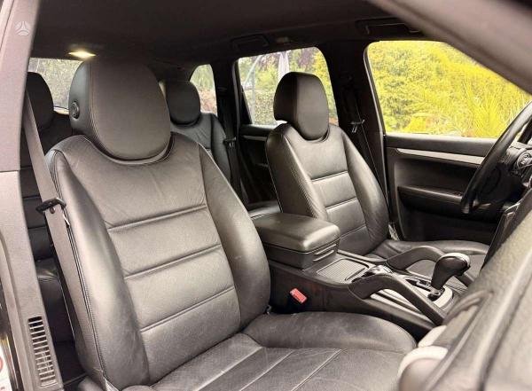 Black Porsche Cayenne 2009 in Marijampole, with an engine capacity of 2.97 L and mileage of 217 thousand km for 5900 €, photo 9 on AUTOMOTO.COM.LV