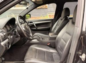 Melns Porsche Cayenne 2009 Marijampole, ar dzinēja tilpumu 2.97 L un nobraukumu 217 tūkst. km par 5900 €, foto 10 vietnē AUTOMOTO.COM.LV