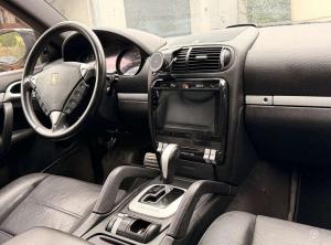 Melns Porsche Cayenne 2009 Marijampole, ar dzinēja tilpumu 2.97 L un nobraukumu 217 tūkst. km par 5900 €, foto 13 vietnē AUTOMOTO.COM.LV