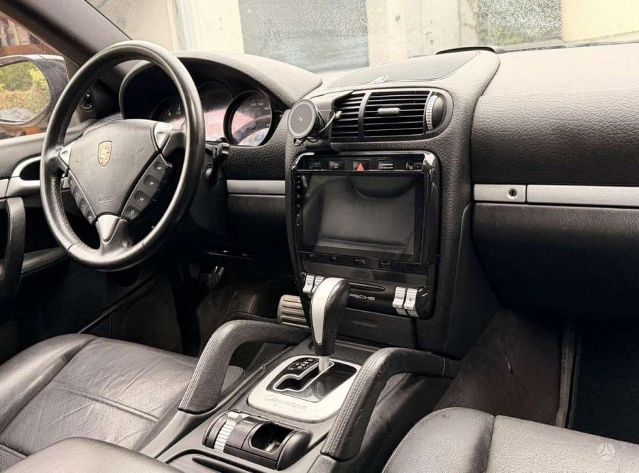 Melns Porsche Cayenne 2009 Marijampole, ar dzinēja tilpumu 2.97 L un nobraukumu 217 tūkst. km par 5900 €, foto 13 vietnē AUTOMOTO.COM.LV
