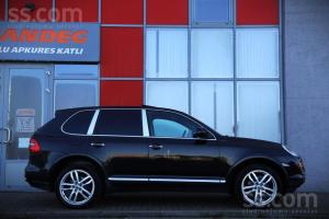 Black Porsche Cayenne 2009 in Riga, with an engine capacity of 3.00 L and mileage of 252 thousand km for 9995 €, photo 4 on AUTOMOTO.COM.LV