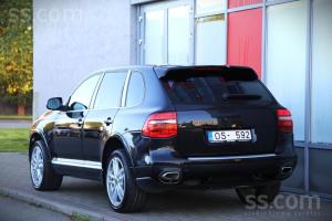 Black Porsche Cayenne 2009 in Riga, with an engine capacity of 3.00 L and mileage of 252 thousand km for 9995 €, photo 6 on AUTOMOTO.COM.LV