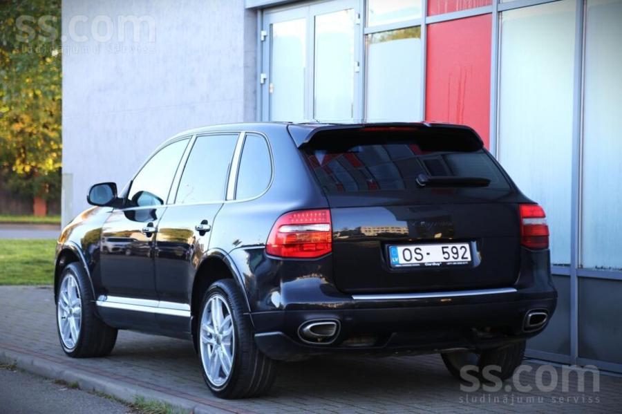 Black Porsche Cayenne 2009 in Riga, with an engine capacity of 3.00 L and mileage of 252 thousand km for 9995 €, photo 6 on AUTOMOTO.COM.LV