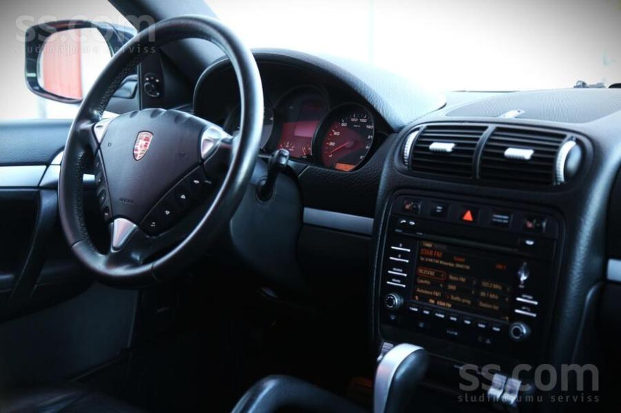 Black Porsche Cayenne 2009 in Riga, with an engine capacity of 3.00 L and mileage of 252 thousand km for 9995 €, photo 14 on AUTOMOTO.COM.LV