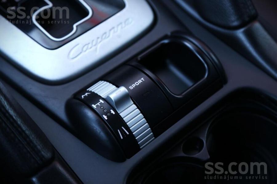 Black Porsche Cayenne 2009 in Riga, with an engine capacity of 3.00 L and mileage of 252 thousand km for 9995 €, photo 24 on AUTOMOTO.COM.LV