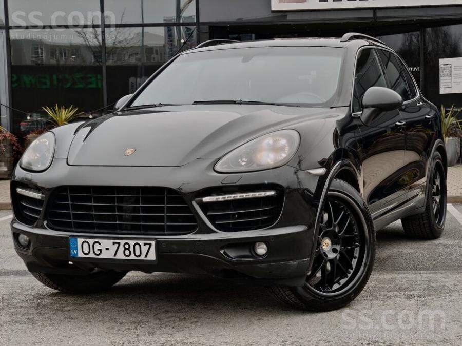 Melns Porsche Cayenne 2010 Rīga, ar dzinēja tilpumu 4.80 L un nobraukumu 197 tūkst. km par 17000 €, foto 3 vietnē AUTOMOTO.COM.LV