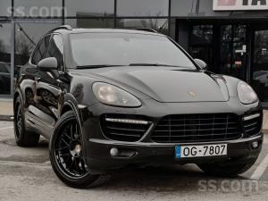 Melns Porsche Cayenne 2010 Rīga, ar dzinēja tilpumu 4.80 L un nobraukumu 197 tūkst. km par 17000 €, foto 4 vietnē AUTOMOTO.COM.LV