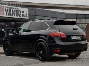 Melns Porsche Cayenne 2010 Rīga, ar dzinēja tilpumu 4.80 L un nobraukumu 197 tūkst. km par 17000 €, foto 8 vietnē AUTOMOTO.COM.LV