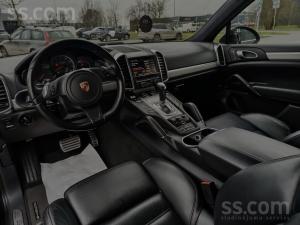 Melns Porsche Cayenne 2010 Rīga, ar dzinēja tilpumu 4.80 L un nobraukumu 197 tūkst. km par 17000 €, foto 9 vietnē AUTOMOTO.COM.LV