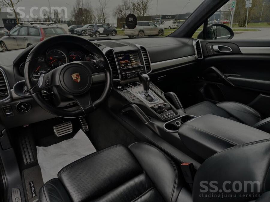 Melns Porsche Cayenne 2010 Rīga, ar dzinēja tilpumu 4.80 L un nobraukumu 197 tūkst. km par 17000 €, foto 9 vietnē AUTOMOTO.COM.LV