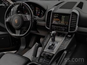 Melns Porsche Cayenne 2010 Rīga, ar dzinēja tilpumu 4.80 L un nobraukumu 197 tūkst. km par 17000 €, foto 10 vietnē AUTOMOTO.COM.LV