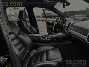 Melns Porsche Cayenne 2010 Rīga, ar dzinēja tilpumu 4.80 L un nobraukumu 197 tūkst. km par 17000 €, foto 13 vietnē AUTOMOTO.COM.LV
