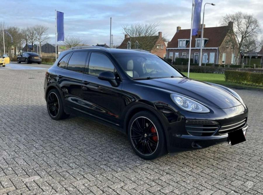 Melns Porsche Cayenne 2010 Utena, ar dzinēja tilpumu 4.81 L un nobraukumu 241 tūkst. km par 8999 €, foto 2 vietnē AUTOMOTO.COM.LV