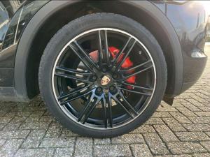 Melns Porsche Cayenne 2010 Utena, ar dzinēja tilpumu 4.81 L un nobraukumu 241 tūkst. km par 8999 €, foto 12 vietnē AUTOMOTO.COM.LV