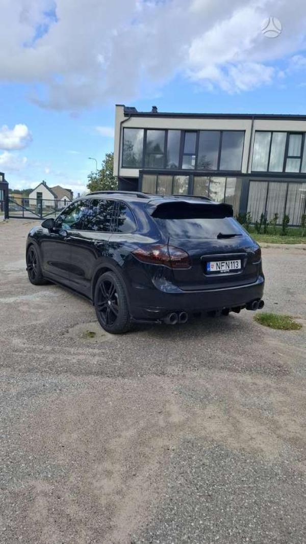 Melns Porsche Cayenne 2010 Klaipėda, ar dzinēja tilpumu 2.97 L un nobraukumu 280 tūkst. km par 14900 €, foto 6 vietnē AUTOMOTO.COM.LV