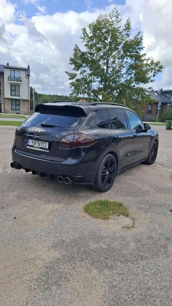 Melns Porsche Cayenne 2010 Klaipėda, ar dzinēja tilpumu 2.97 L un nobraukumu 280 tūkst. km par 14900 €, foto 7 vietnē AUTOMOTO.COM.LV