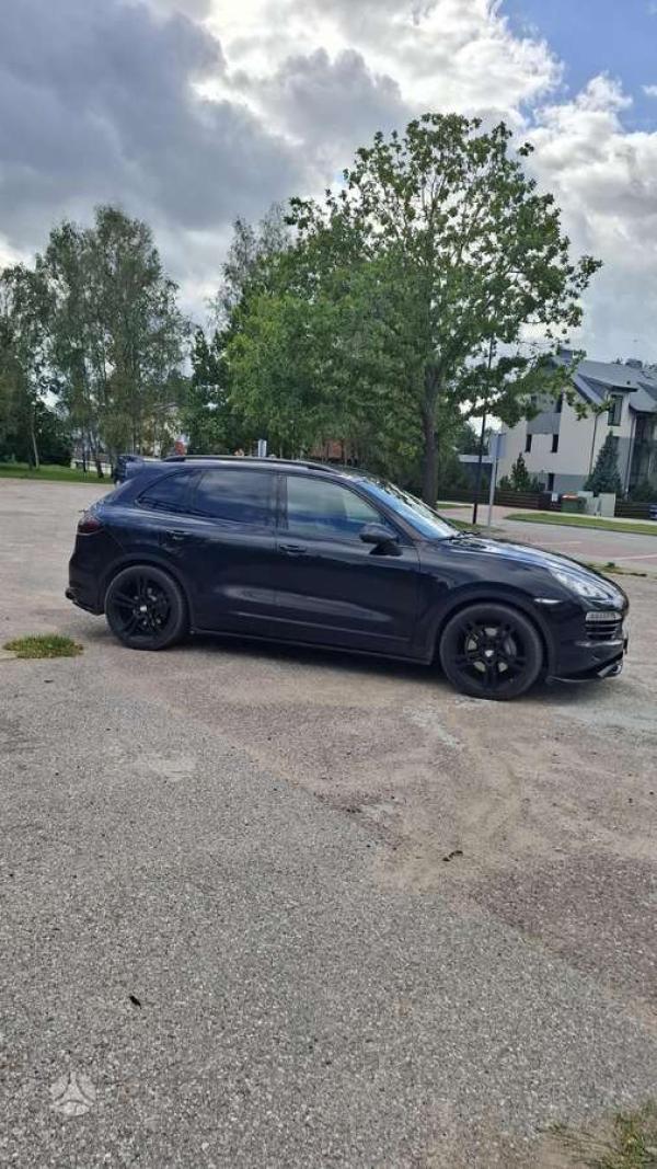 Melns Porsche Cayenne 2010 Klaipėda, ar dzinēja tilpumu 2.97 L un nobraukumu 280 tūkst. km par 14900 €, foto 8 vietnē AUTOMOTO.COM.LV