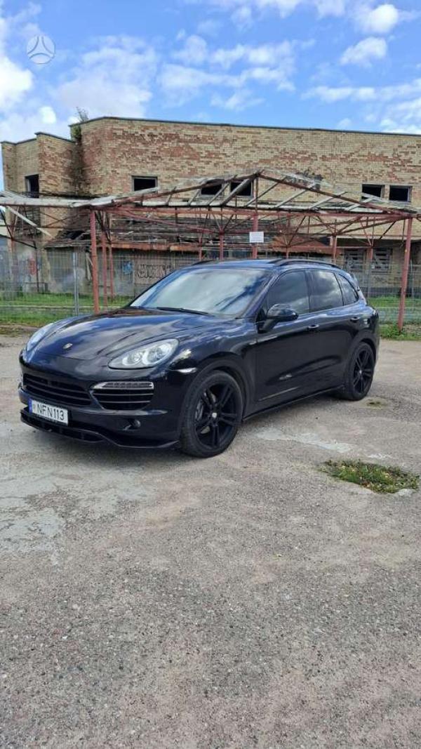 Melns Porsche Cayenne 2010 Klaipėda, ar dzinēja tilpumu 2.97 L un nobraukumu 280 tūkst. km par 14900 €, foto 10 vietnē AUTOMOTO.COM.LV