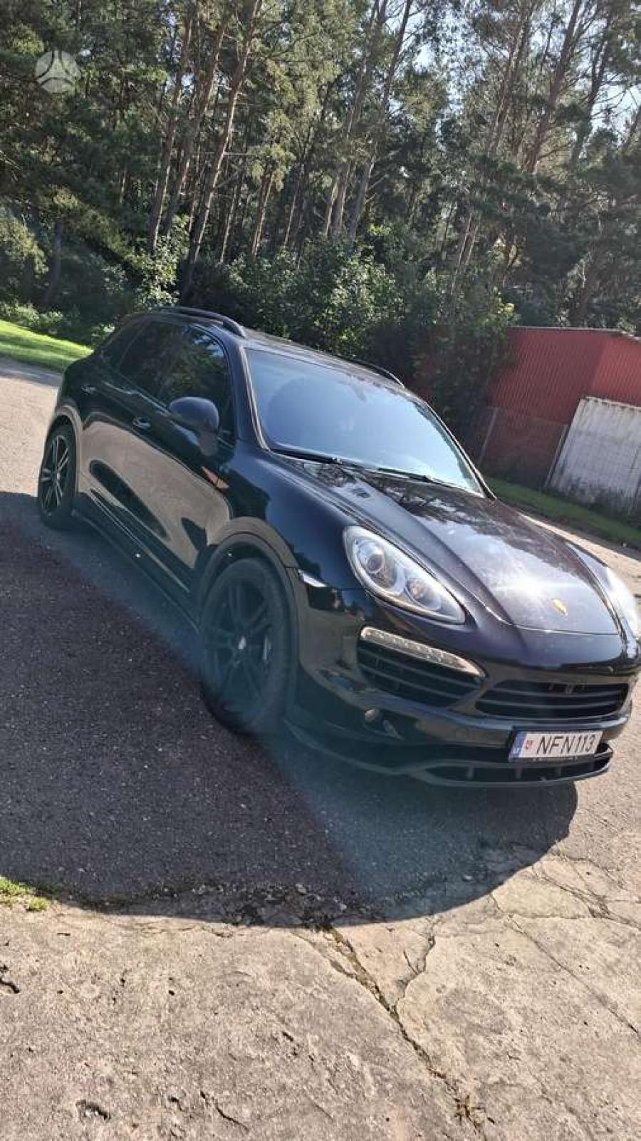 Black Porsche Cayenne 2010 in Klaipeda, with an engine capacity of 2.97 L and mileage of 280 thousand km for 14900 €, photo 14 on AUTOMOTO.COM.LV
